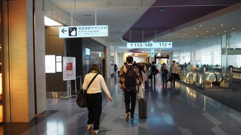 Japan Airlines HND-ORD B777-300ER First Class Review - Fly with Moxie Travel Blog